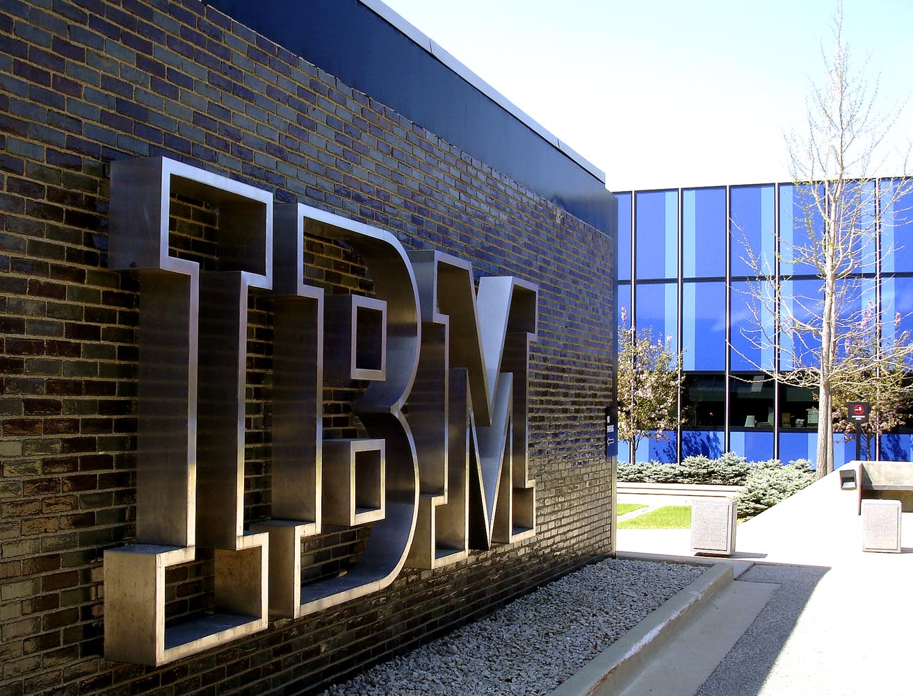 IBM L G Nh ng Th V V T p o n C ng Ngh n T USA